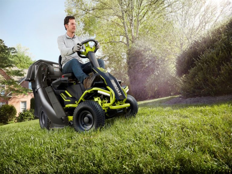 Your Ultimate Guide to Riding Lawn Mowers - Oasis Builders, Inc.