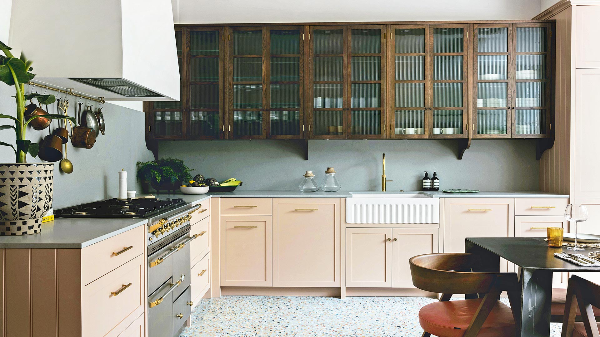 The Versatility of L-Shaped Kitchens: How to Make it Work for You ...